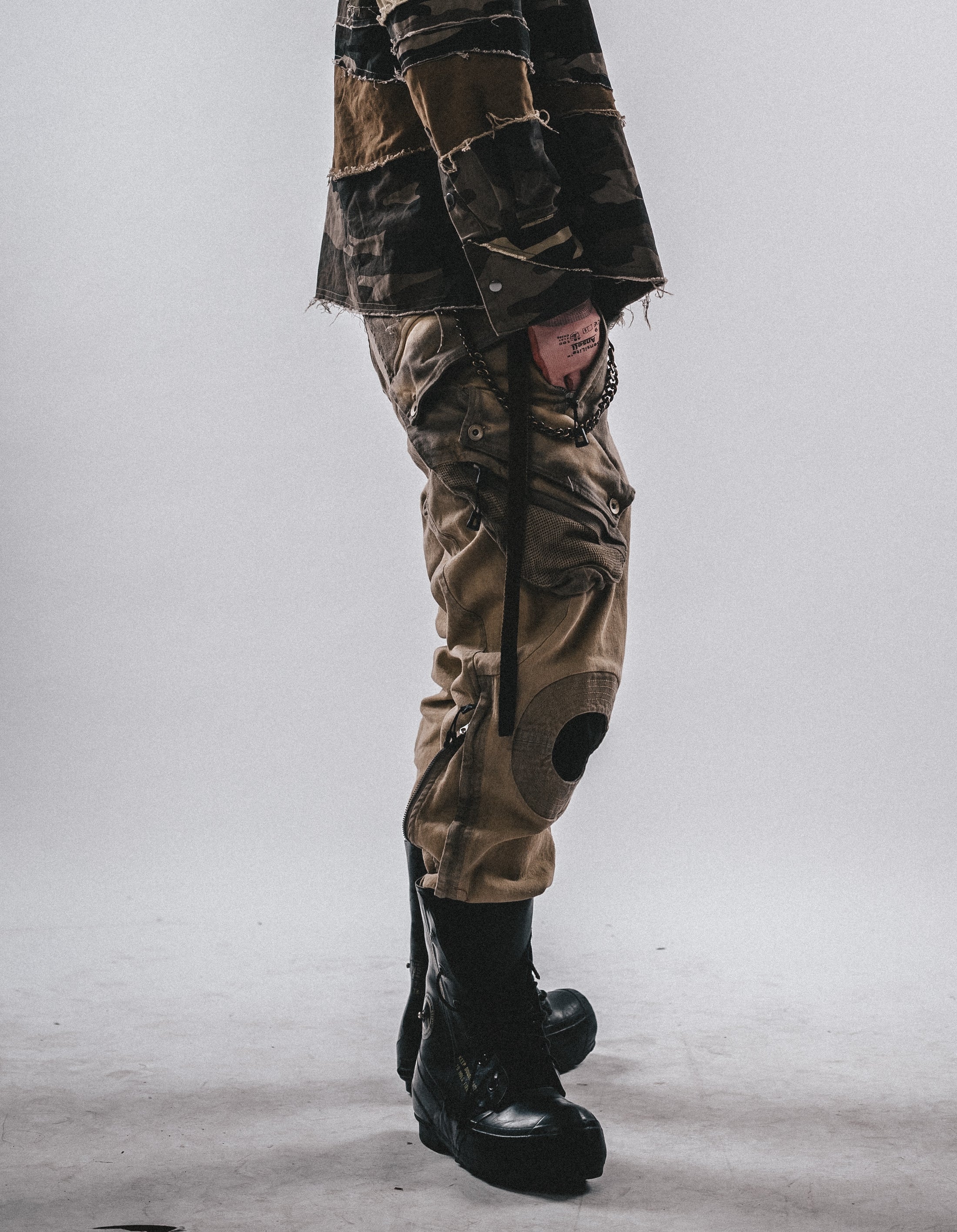 Duna Distressed Cargo Pants